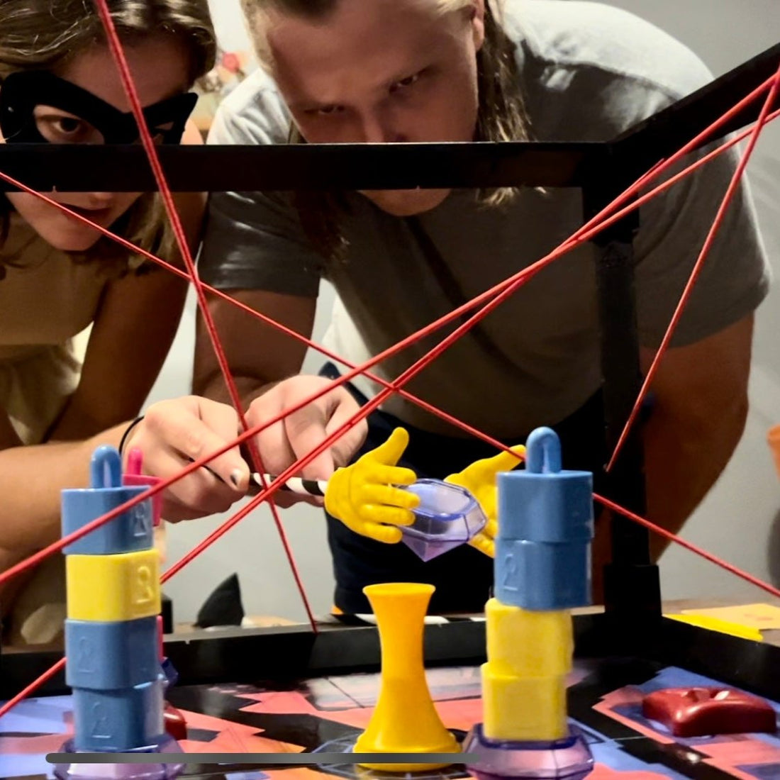 Tiny Laser Heist: A Hilariously Awkward 3D Heist Game – Very Special Games